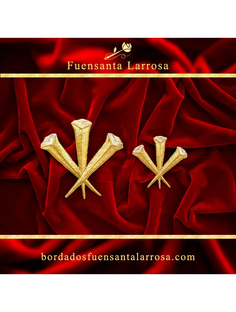 APLICACIÓN BORDADA 3 CLAVOS GRANDE. RELIGIOSO. LITÚRGICO.